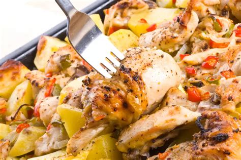 Пиле по селски в глинен гювеч Рецепти Ezinebg