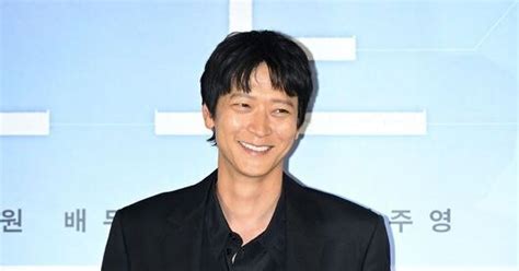 [사진]강동원 사슴 눈망울 칭찬에 수줍은 미소