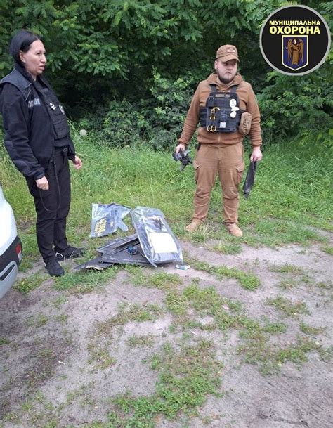 Столичні муніципали забезпечили охорону периметра падіння уламків шахеда Вечірній Київ