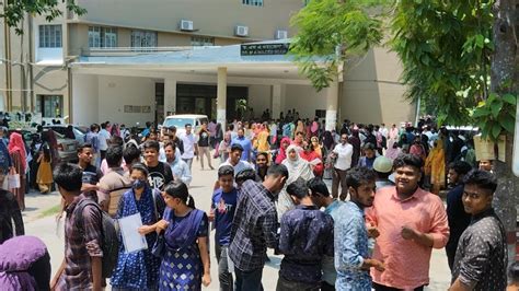 রাবির প্রথম বর্ষের ক্লাস শুরু র‍্যাগিং হলে কঠিন শাস্তি