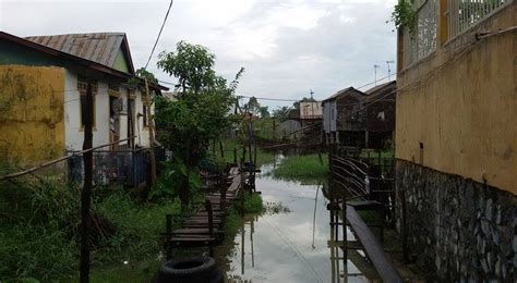 ទំនាស់ រ៉ាំរ៉ៃ អ្នកមាន លុយ ធ្វើ របង បិទផ្លូវ ប្រជាពលរដ្ឋ ធ្លាប់ ដើរ ជាង ៣០ ឆ្នាំ ពេល ស្លាប់