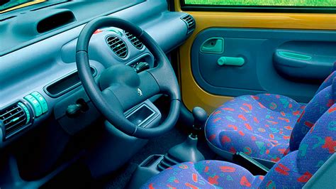 La Historia Del Twingo El Auto Cuya Fama Relanzó Shakira Al Compararlo Con Una Ferrari Infobae