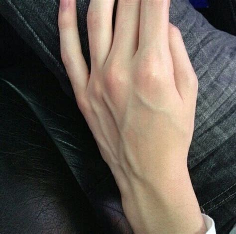 twitching fingers left hand