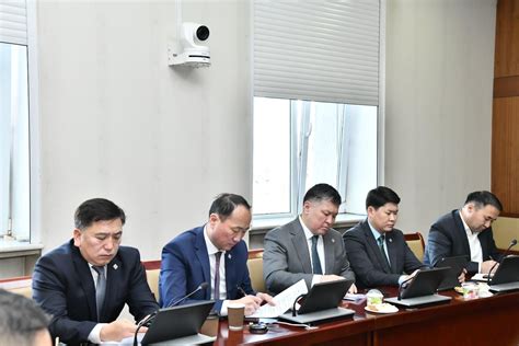 Үндэсний аюулгүй байдлыг хангах тусгайлсан чиг үүрэгтэй байгууллагуудын удирдах ажилтны