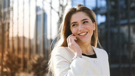 12 Behaviors That Make People Like You Almost Immediately Yourtango