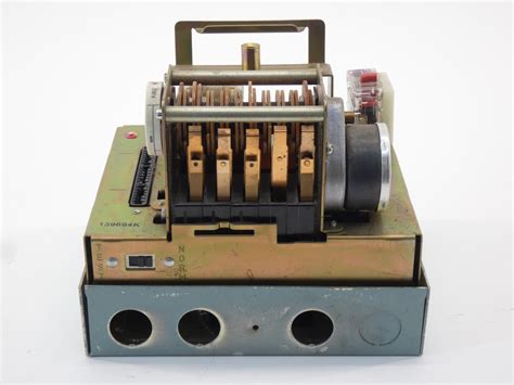 Honeywell R4140m1046 Flame Safety Programmer Burner Control 120v 60hz