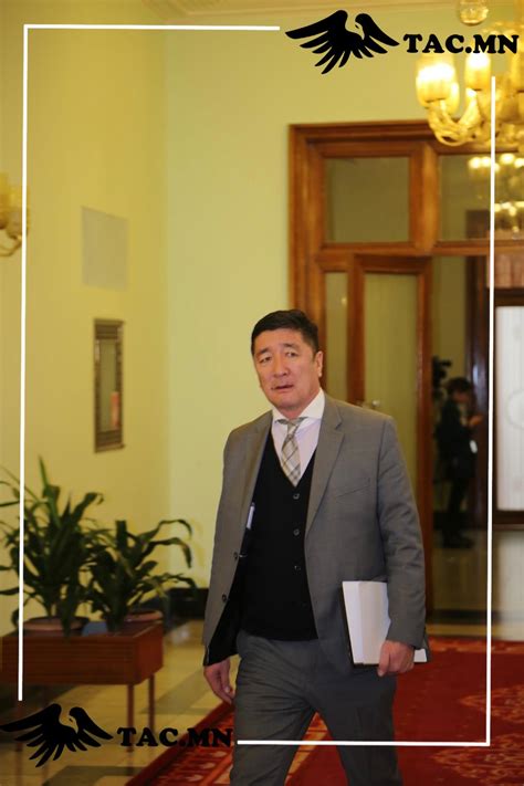 Нийслэлийн эрүүл мэндийн газрын дарга Б Бямбадорж манай дурангаас бултаж чадсангүй ТАС МН