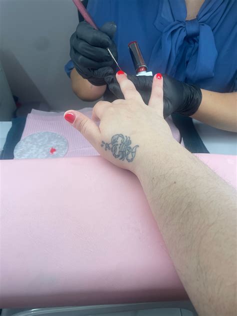 I Tried Biab Nails The Manicure Dubbed Armor For Your Nails” Allure