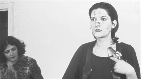 El Perturbador Experimento De Una Artista Que Llevó Al Público A