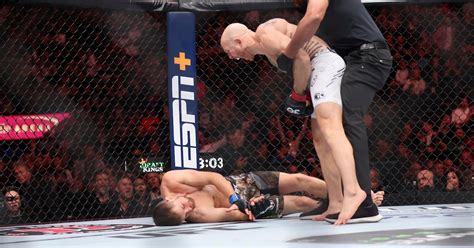 Un Luchador Terminó Con Convulsiones Tras Sufrir Uno De Los Nocauts Más Impactantes Del Año En