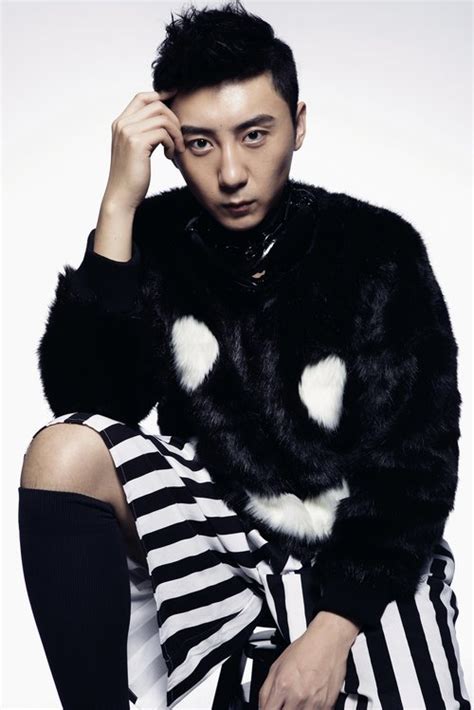 年轻时候的梁欢 梁欢个人 编剧梁欢图片 大山谷图库