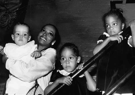 Tracee Ellis Ross Siblings All About Her Brothers And Sisters
