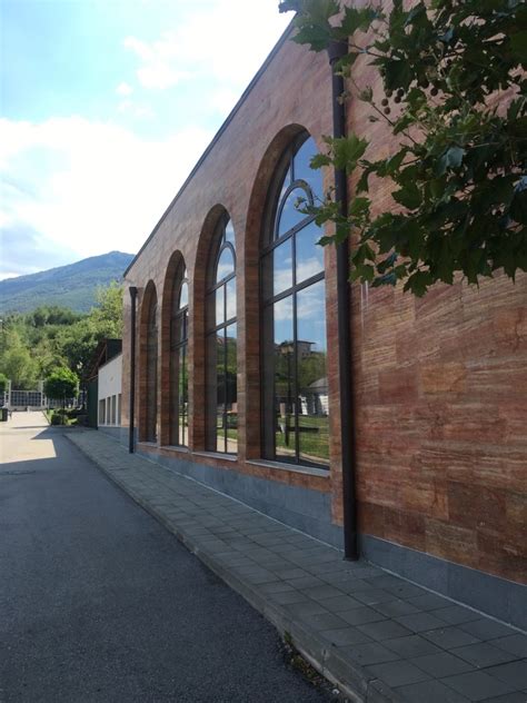 Облицовка на стени Естесвен камък Булстоне 12 ЕООД