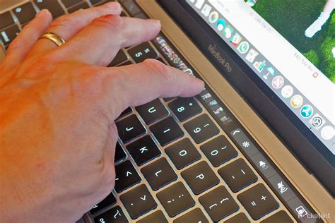 Apple MacBook Pro 2018 With Touch Bar Review 13 Inch