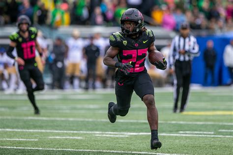Ap Top 25 Sec Lands 7 In New College Football Poll Oregon Ducks Climb