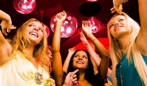 Поздравления на 8 марта коллегам женщинам пожелания в прозе и в стихах