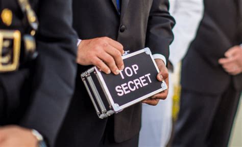 How To Handle Confidential Information In The Workplace Score La