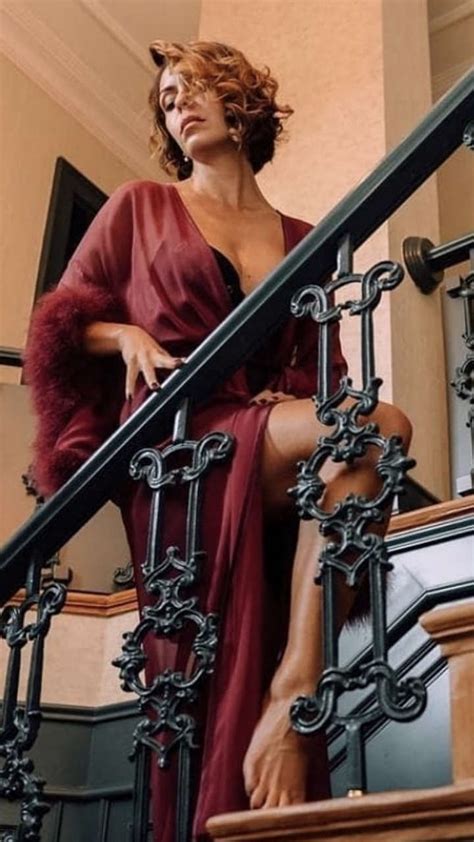 Karolin Fisekci Feet Photos Sexy Feets Celeb Feets