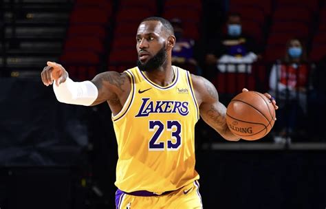 Lebron James De 40 Años Supera Los 50000 Puntos