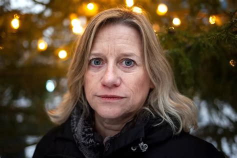 Da Åse Ombustvedt Var Ute å Handlet Så Hun En Mann Gripe Kjeven Til En Gutt Etter Det Dro Hun