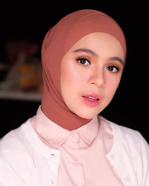 Biodata Nycta Gina Perjalanan Karier Agama Dan Fakta Fakta Mengenai Dirinya Seleb Squad