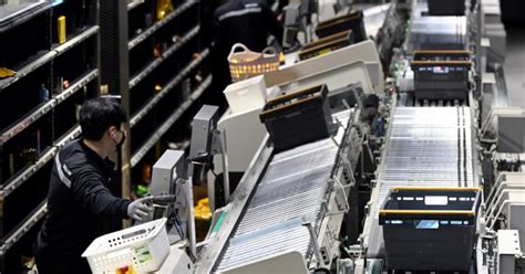 도심 속 쇼핑공간과 최첨단 물류센터 결합 ‘온라인 장보기 신세계 연다 2024 K Industry 글로벌로 다시 뛴다