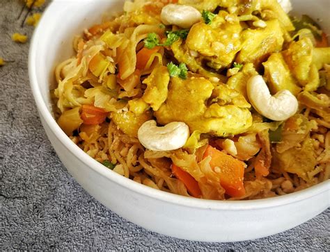 Poulet Au Curry Et Lait De Coco Nouilles Chinoises Et Légumes