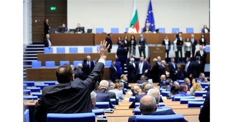 Възраждане и ИТН жалят всички промени в конституцията с 35 страници до КС