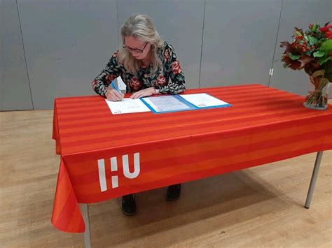 Liesbeth Kottier On Linkedin Deze Week Heb Ik Mijn Diploma Hbo Social Work Uitgereikt Gekregen