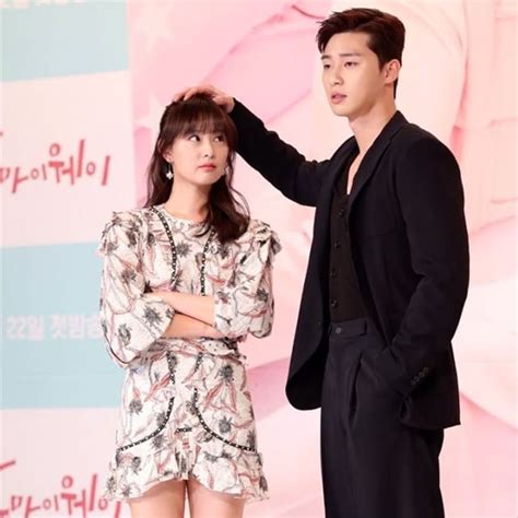 연하남부터 지부편 무명까지 알고보니 백허그의 달인 박서준 Bn Sj2013 또한 드라마 쌈마이웨이 에서는 쓰담쓰담 손길로 여심을 또 한번 심쿵하게 만들었죠 박서준