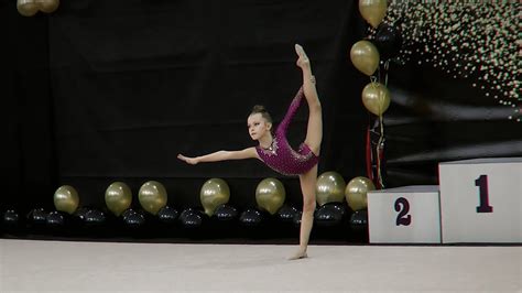 Соревнование по ХУДОЖЕСТВЕННОЙ ГИМНАСТИКЕ Моё первое выступление со скакалкой Youtube