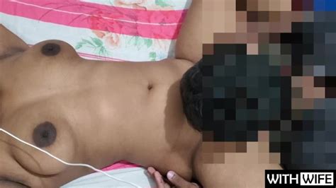 කෙල්දිලට දිව දාලා ෆක් එකත් දුන්නම චූත් ගියා Sri Lankan Girl Fucking