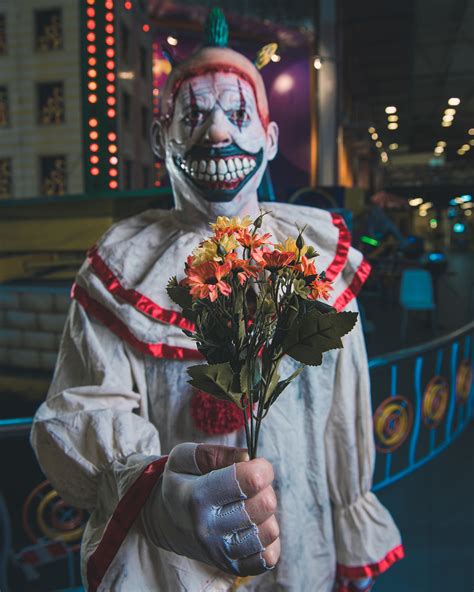 Twisty The Clown From American Horror Story Is Unrecognizable In Real