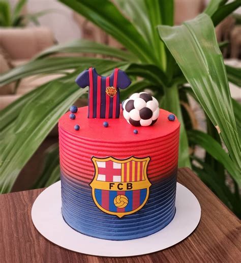 کیک تولد عرشیای با تم بارسلونا
