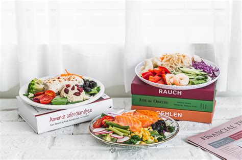 Natural Package 🌱 ⠀ 화학제품 접착제 사용하지 않고 코팅도 하지 않은 ⠀ 순 종이로 만든 종이테이프📦 ⠀ 내츄럴패키지 종이테이프는 분리배출할 필요없는