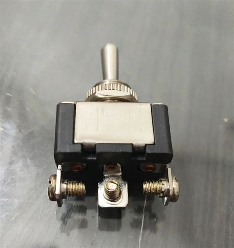 220v Toggle Switch Three Position Center Off At Rs 34 Piece In Meerut