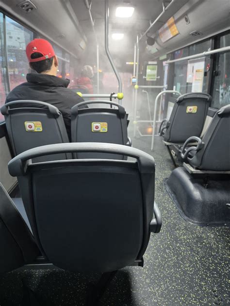 하 ㅅㅂ 아침버스 연기난다 이거머냐 유머 움짤 이슈 에펨코리아