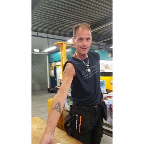 Неправителствена организация Изнасилвач и убиец на кучета идва в България