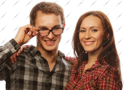 خرید و قیمت مفهوم عشق خانواده و افراد زوج شاد دوست داشتنی که روی پس زمینه سفید عکس ممتاز در آغوش