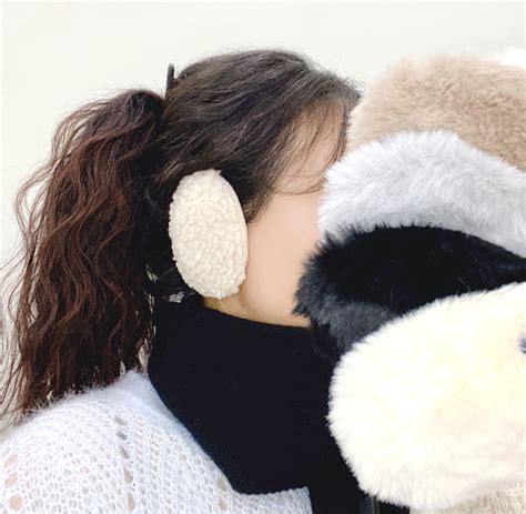 젤루나 2pcs한쌍 양털 뽀글이 밍크 퍼 털 기모 똑딱이 간편한 끈없는 에어팟 귀도리 분리형 귀마개 A 03