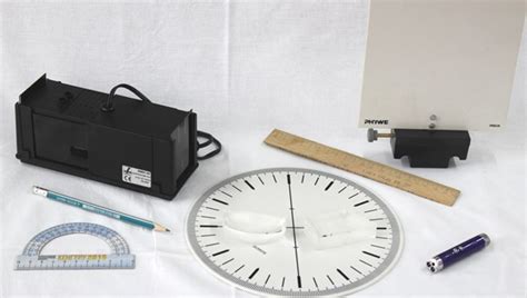 ЛР 9 клас Лабораторна робота №4 Дослідження заломлення світла