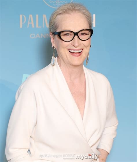 메릴 스트립은 국제적 보물” 칸 황금명예종려상 수상 내 얼굴 지겨워하지 않아 다행” 해외이슈