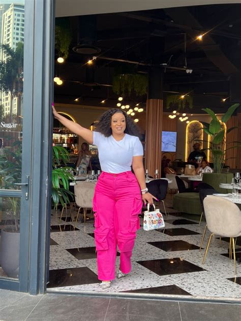 Pin By Olerato Rachel On Plus Size Inspo Chic Outfits Spring