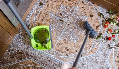 Ultimate Guide To Safely Cleaning Up Broken Glass Glass Helper