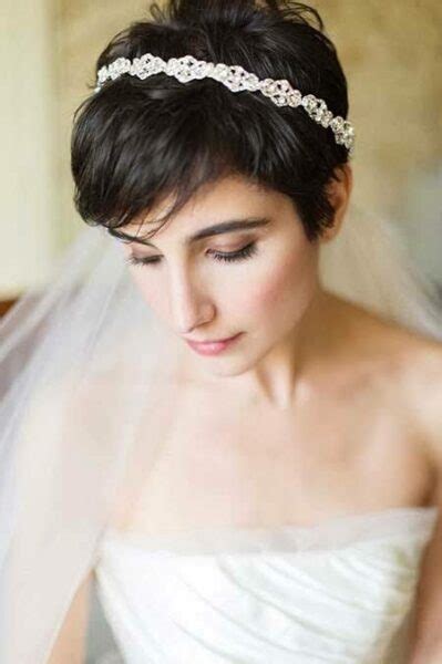 Cantik 10 Inspirasi Gaya Rambut Yang Cocok Untuk Pengantin Wanita Dailysia