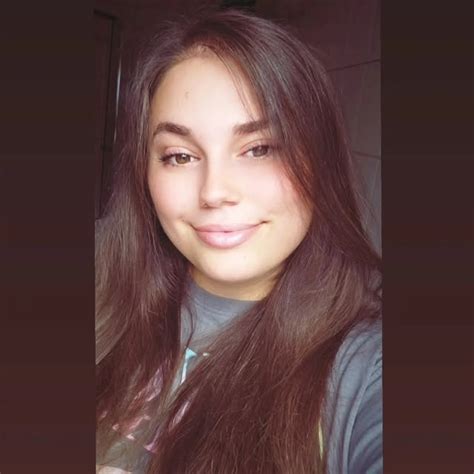 Ioana Ivașcu Ioanaivascu2002 • Threads Say More