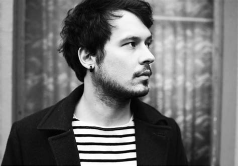 „herz And Kopf“ Konzertreihe Mit Singer Songwriter Benne Kielerleben