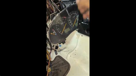 Достаю проводку со скорпа устанавливаю в сиеру подключаю ручник Youtube