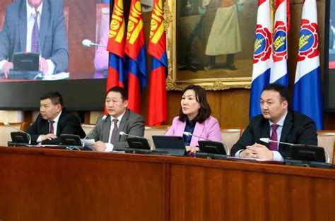 Д Тогтохсүрэн Үндсэн хуулийн нэмэлт өөрчлөлтийн асуудлыг хэлэлцээд