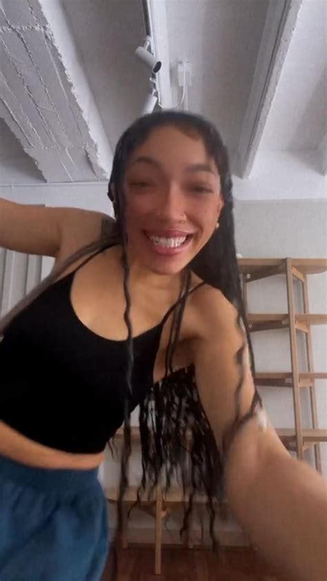 Miss Singleton 214 Shesfreaky